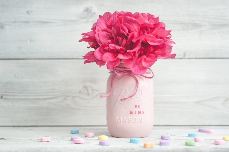 Conversation Hearts Mason Jars - Mason Jar Crafts Love