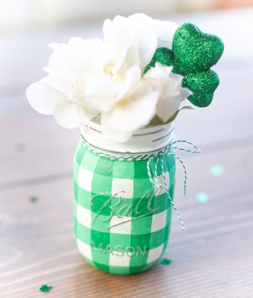 Plaid Buffalo Check Mason Jar DIY - Mason Jar Crafts Love