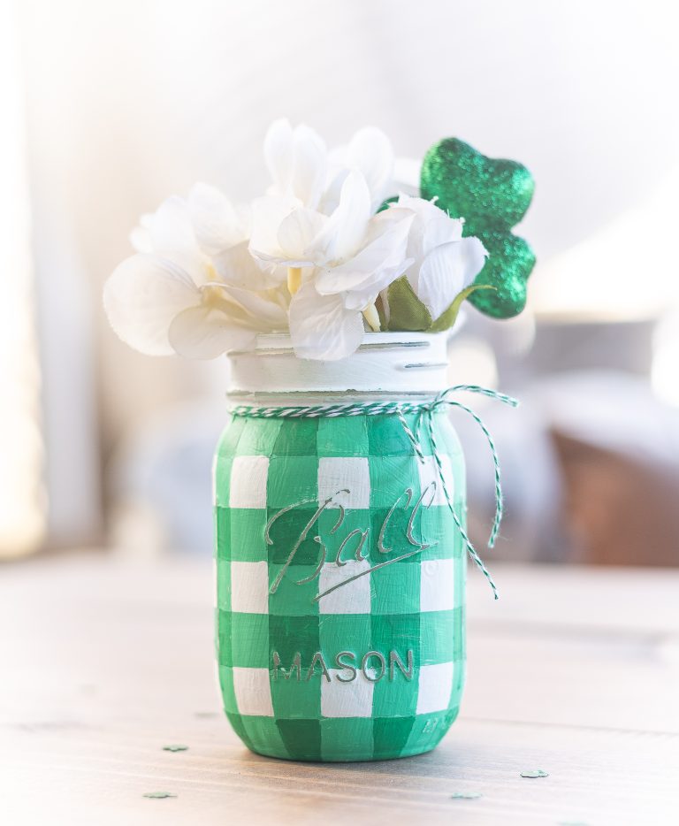 Plaid Buffalo Check Mason Jar DIY - Mason Jar Crafts Love