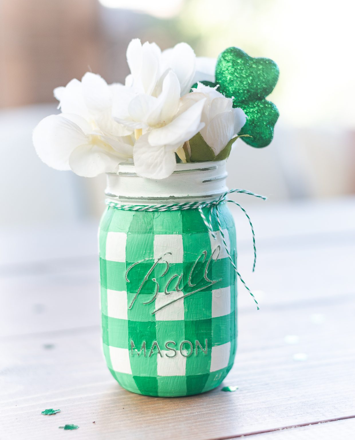 Plaid Buffalo Check Mason Jar DIY - Mason Jar Crafts Love